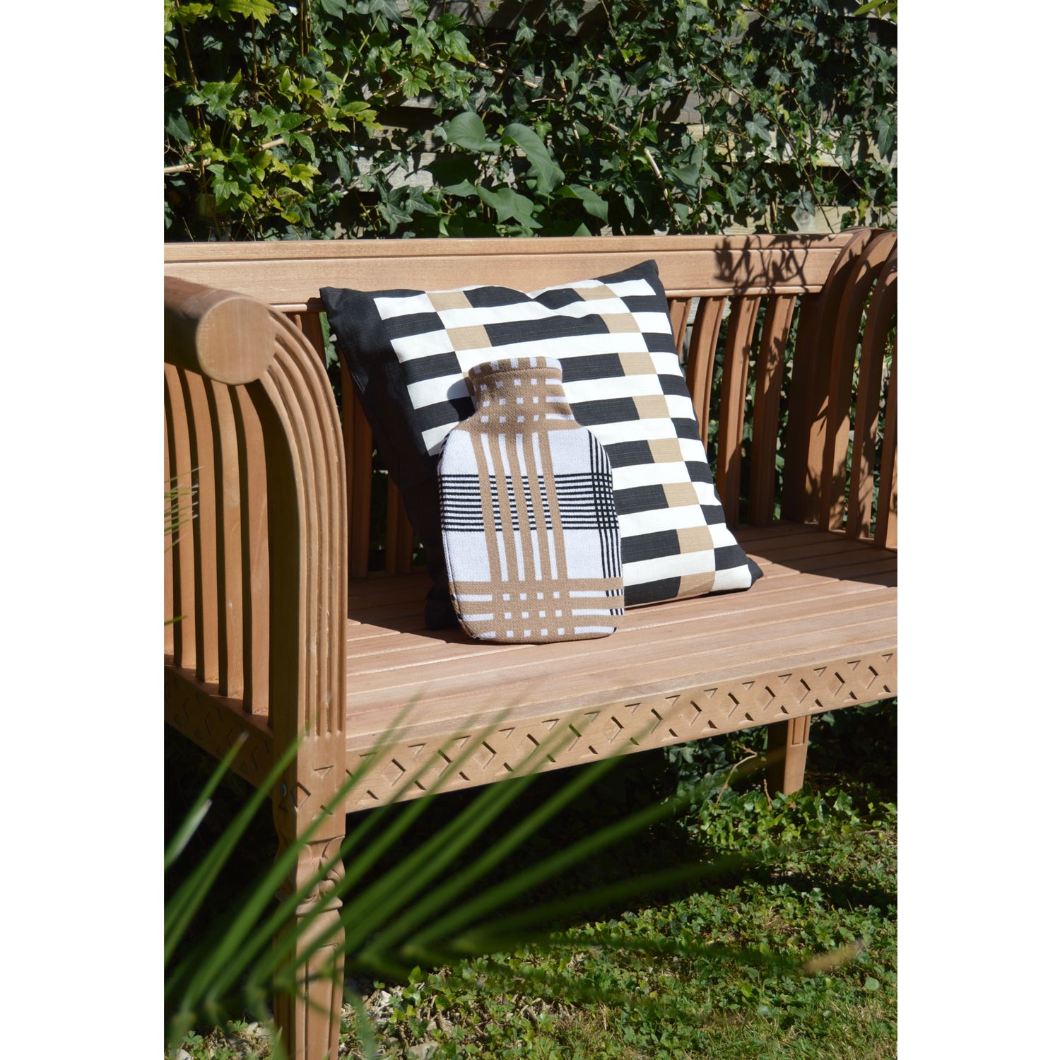 Wärmflasche Klassik Plant 1,8 l mit Bio-Strickbezug Karo